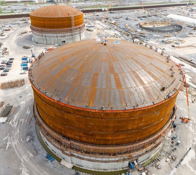 Venture Global Raises Roof on Second Storage Tank at Plaquemines LNG ...